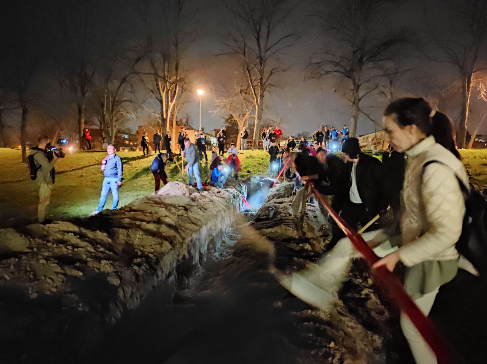 Bušenje Savskog nasipa se nastavlja uz pomoć policije, građani ...