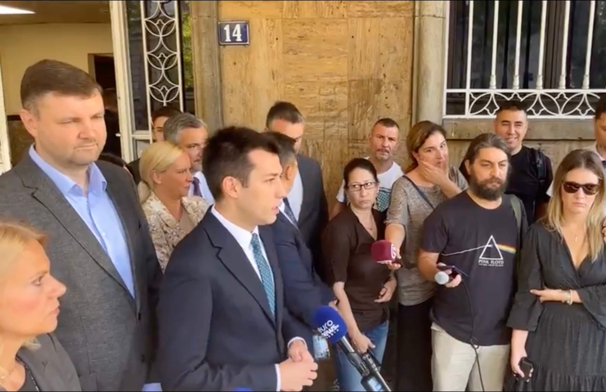 Opozicija u skupštini Beograda traži izbore - Mašina