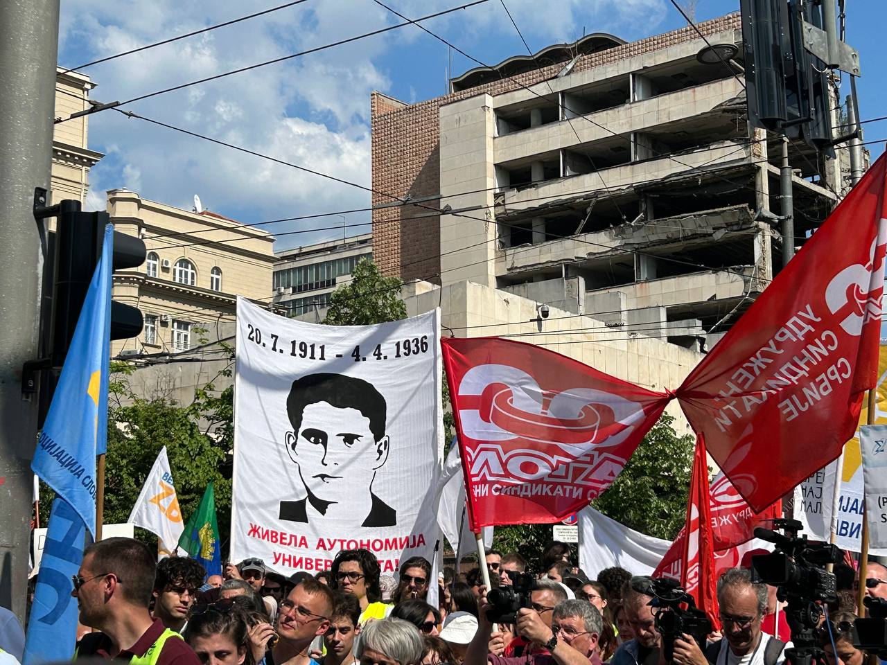 Godinu dana od poziva na generalni štrajk - Mašina